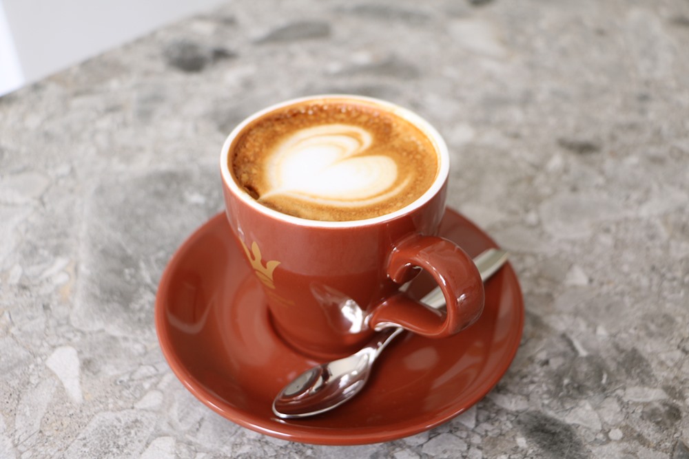 高雄 鼓山。Kingmauii 金茂宜咖啡 美術東五店，精品莊園咖啡、試賣期間全面8折 x 美術館早午餐、咖啡推薦 – 快樂的過每一天